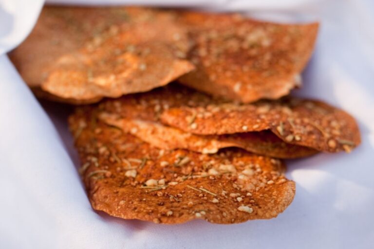Top 7 Low-Carb and Keto-Friendly Crackers Brands to Buy - Butter And ...