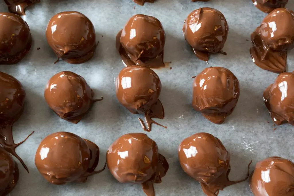 6 Of The Best Substitutes For Paraffin Wax In Chocolate - Butter And ...